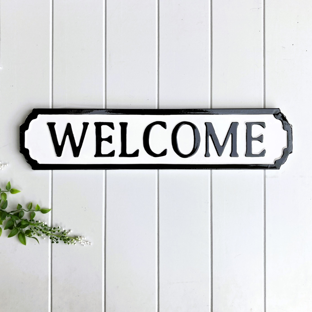 Farmhouse Welcome Sign – Evelyn and Owl