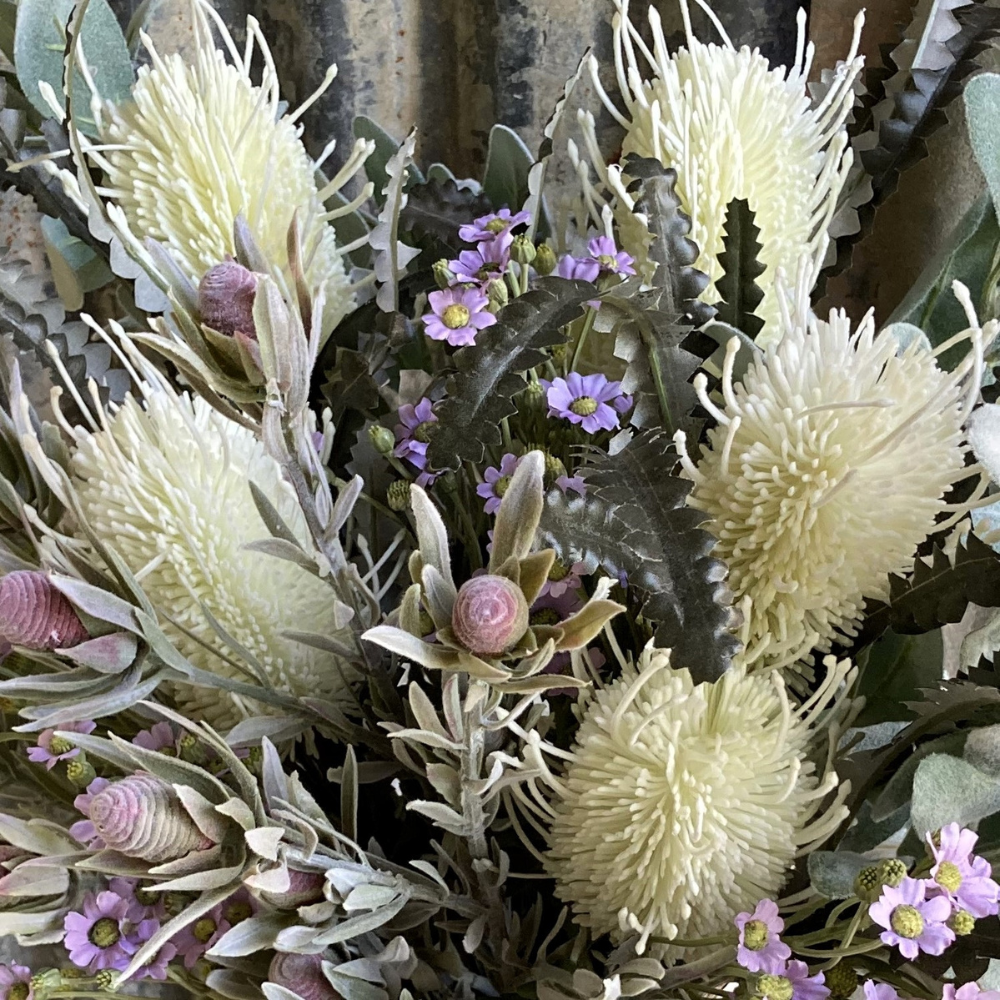 ARTIFICIAL FLOWERS – Evelyn and Owl