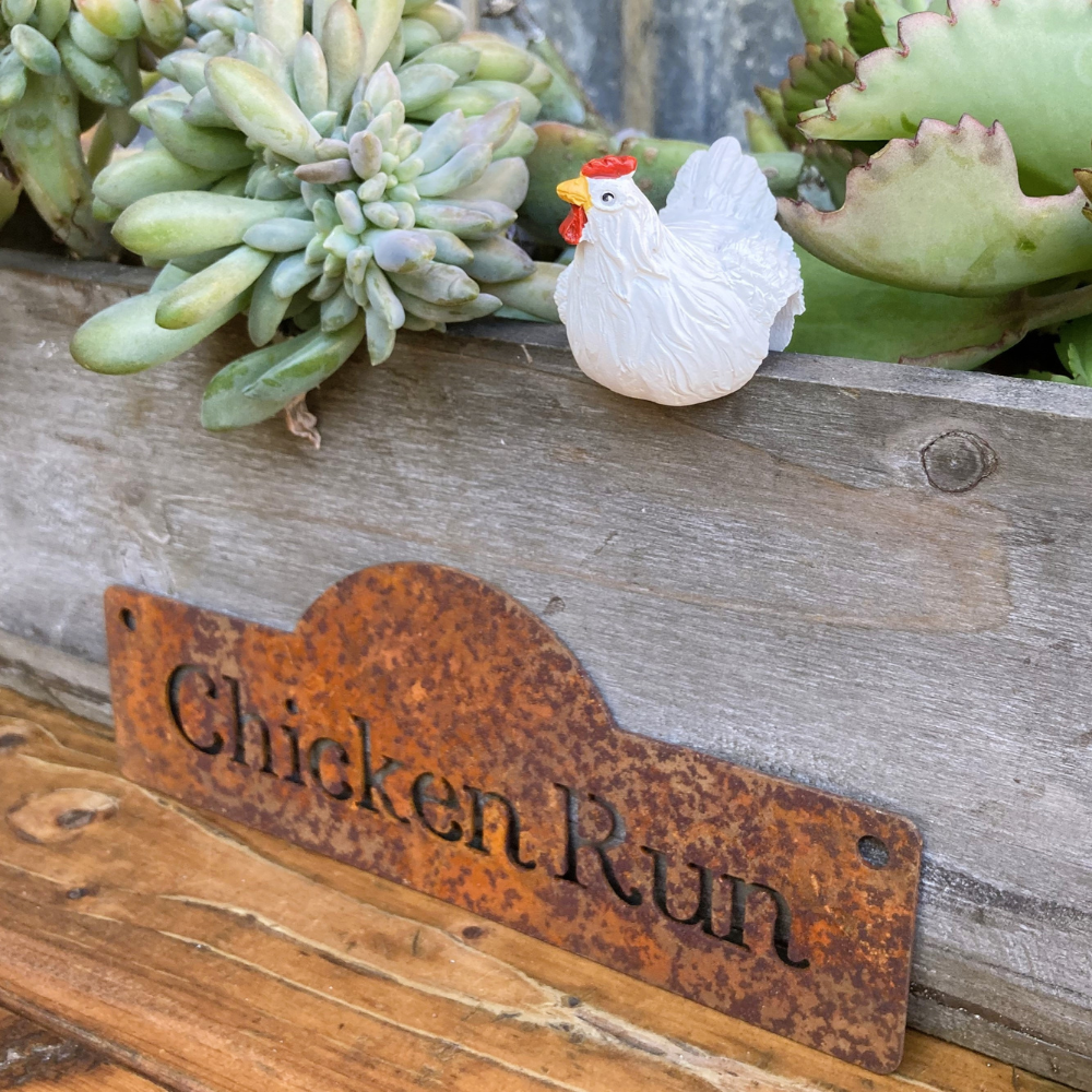 Chicken Run Sign – Evelyn and Owl