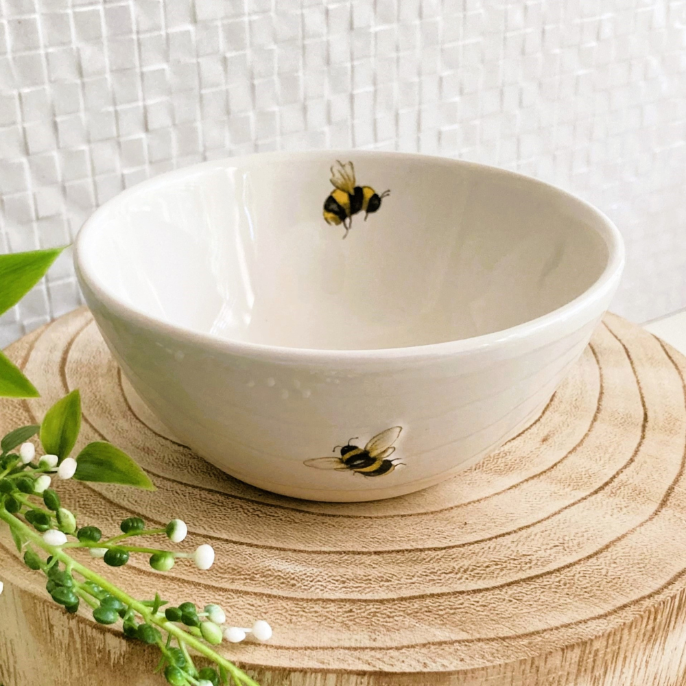 Bumble Bee Bowl - small – Evelyn and Owl