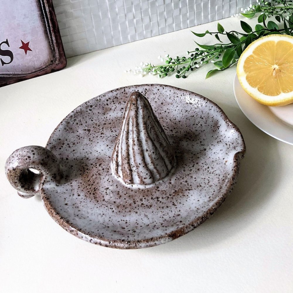 Handcrafted Ceramic Juicer - round handle – Evelyn and Owl